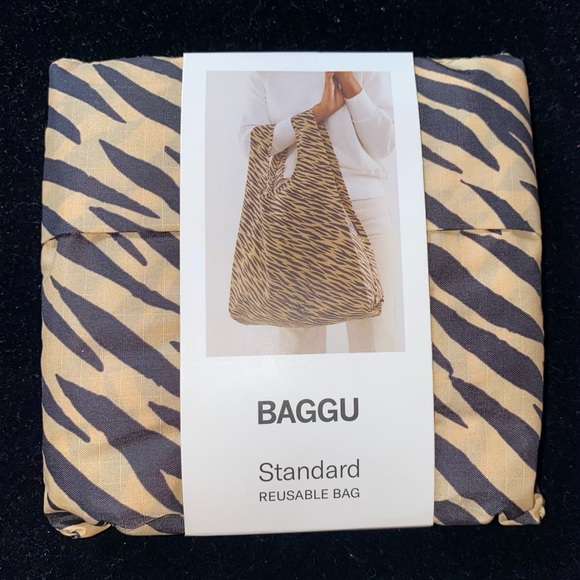BAGGU | Bags | Nwt Baggu Tiger Stripe Standard Size Reusable Bag ...